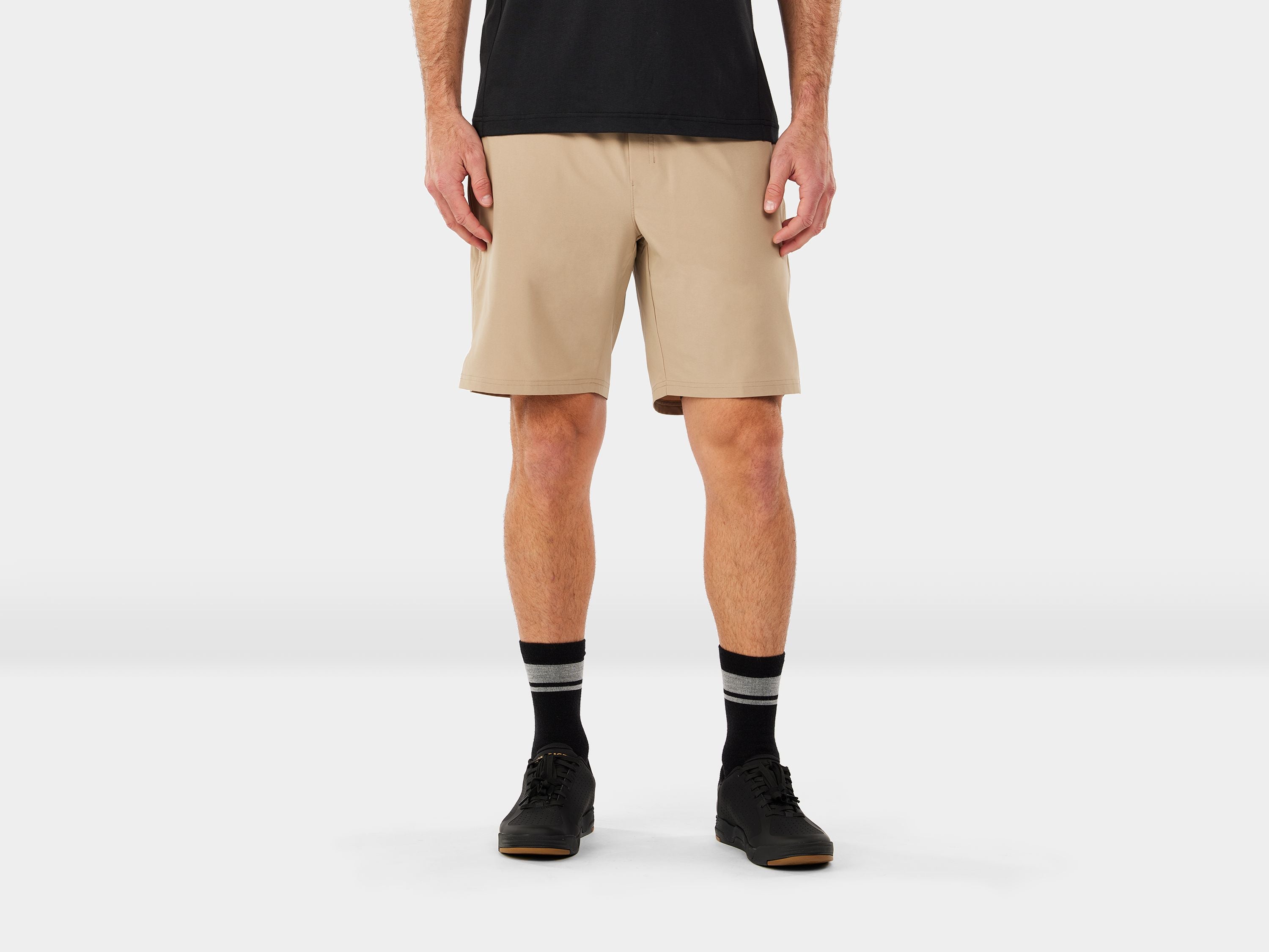 Short Trek Quantum Medium Chinchilla – Green Fleet Bicycle Shop