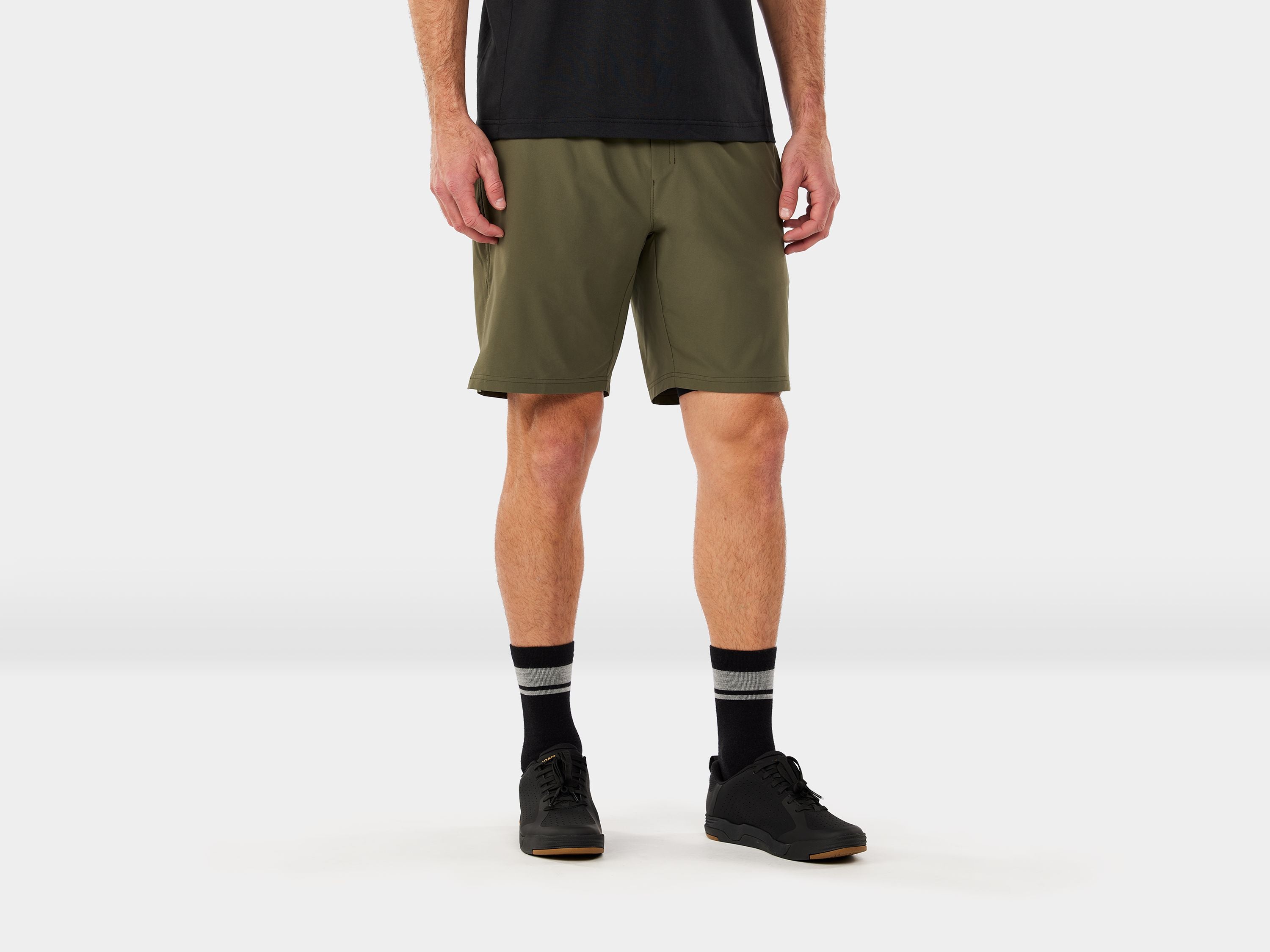 Short Trek Quantum Large Black Olive – Green Fleet Bicycle Shop